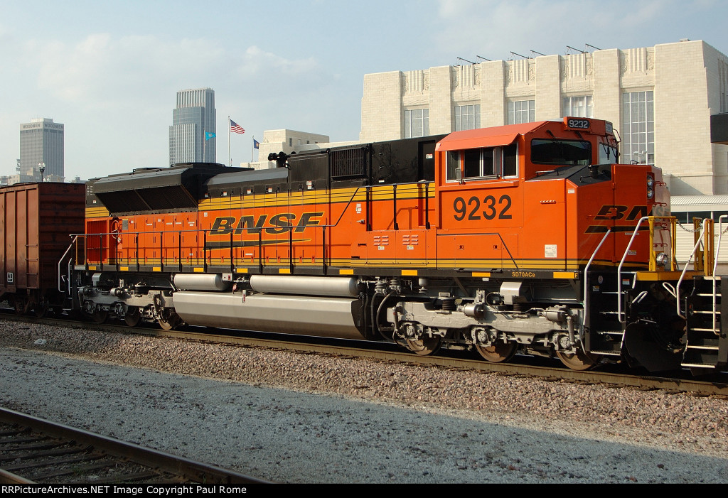 BNSF 9232, EMD SD70ACe, Eastbound